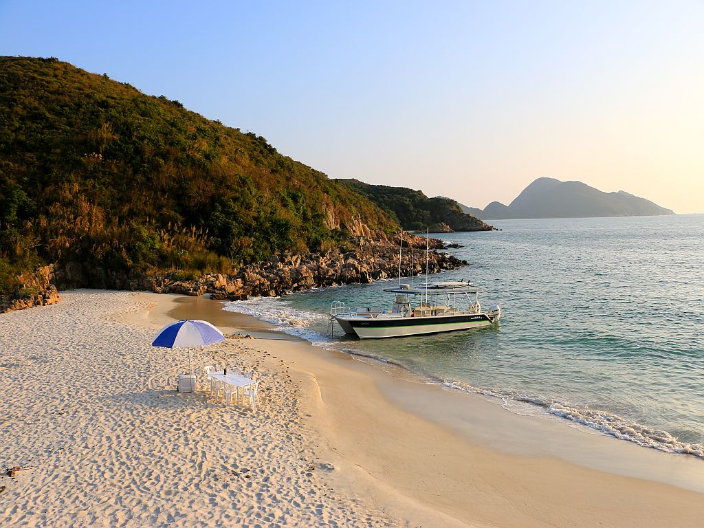 Fast Kat beach - Saffron Cruises